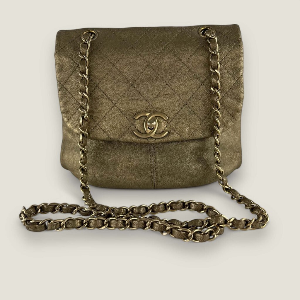 Home / all bags / Chanel caviar flap bag